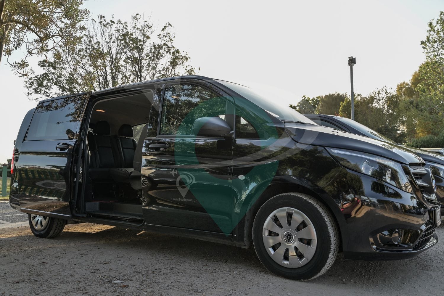 Mercedes Vito MiniVan (Extra Long) | Athens Airport Transfers